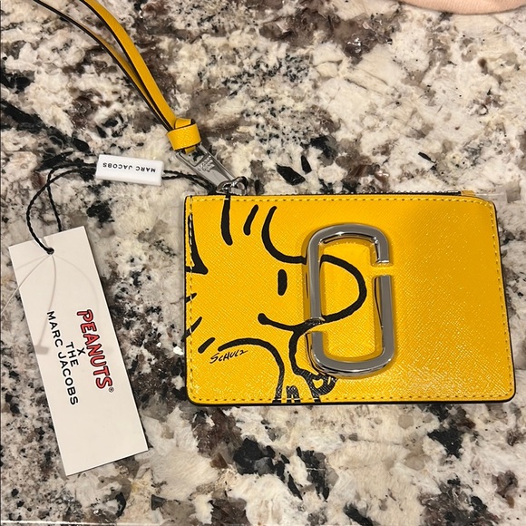 Marc Jacobs | Bags | Marc Jacobs Peanuts Id Holder Zip Coin Wallet ...